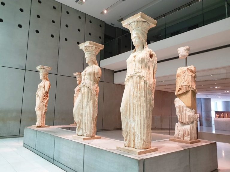 15 Famous Greek Statues - Unfolding Greece