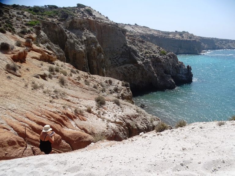 A Guide to Tsigrado Beach in Milos - Unfolding Greece